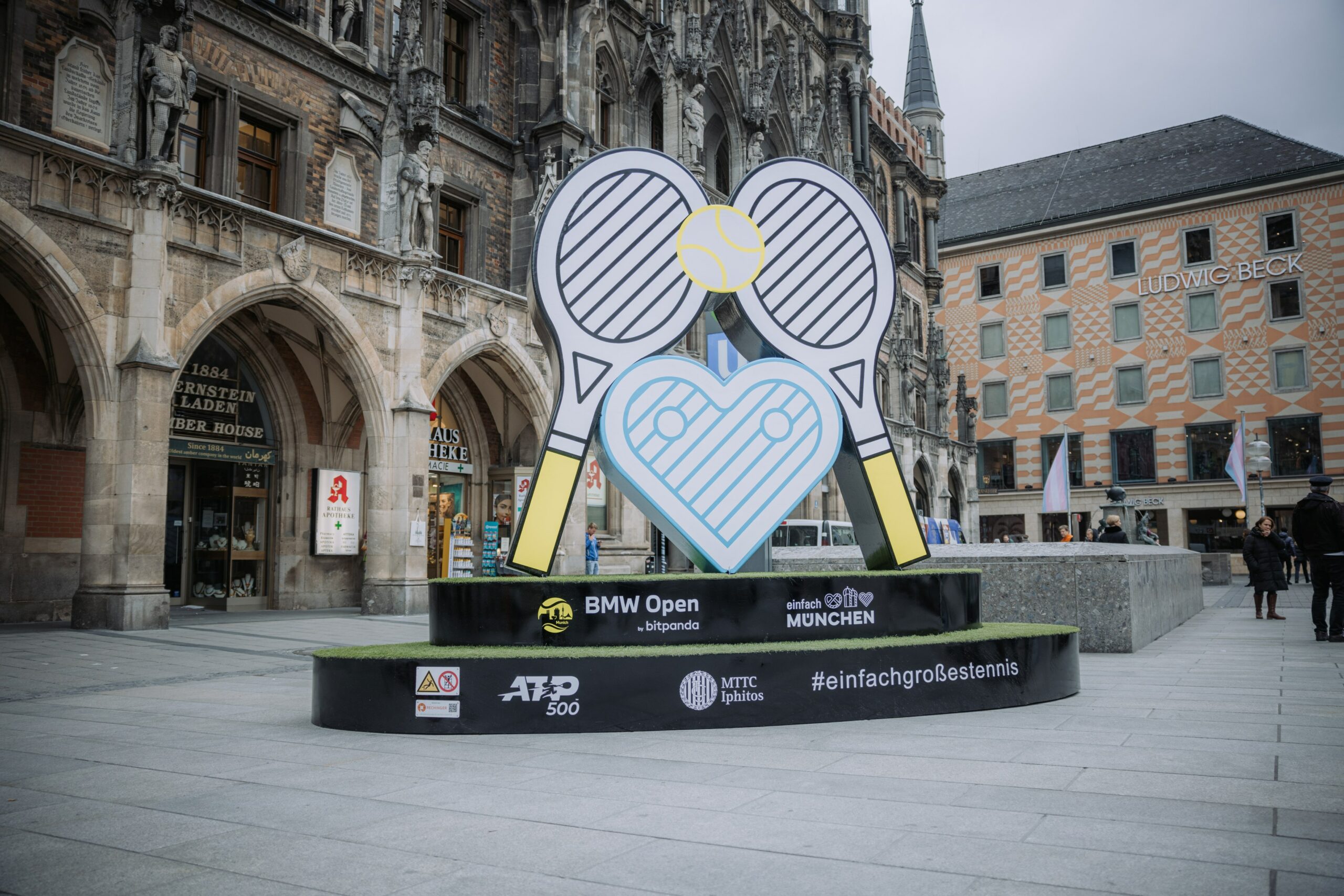BMW Open: "Spectacular" Unveiled At Marienplatz In Collaboration With ...